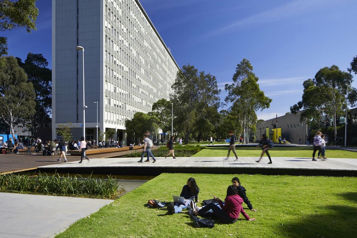 Monash University Forum | TCL